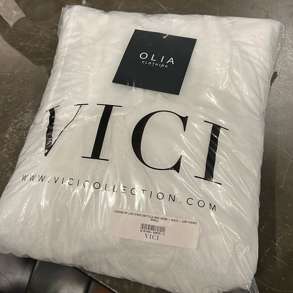 Vici | Dresses | Vici Bridal Maxi | Poshmark
